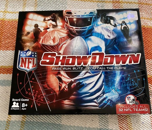 NFL ShowDown Football Board Game Includes ALL 32 NFL Teams Complete | eBay