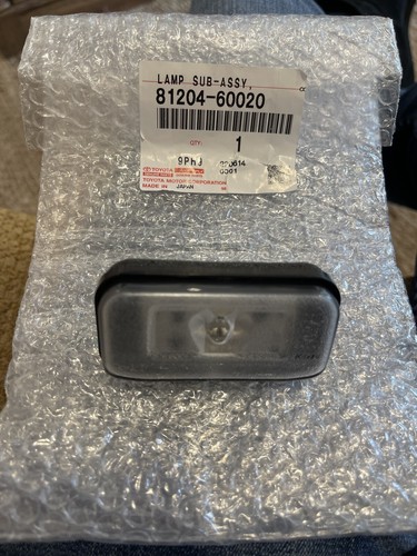 Genuine Toyota Landcruiser LAMP UNIT, LICENSE PLATE (81204-60020 ...