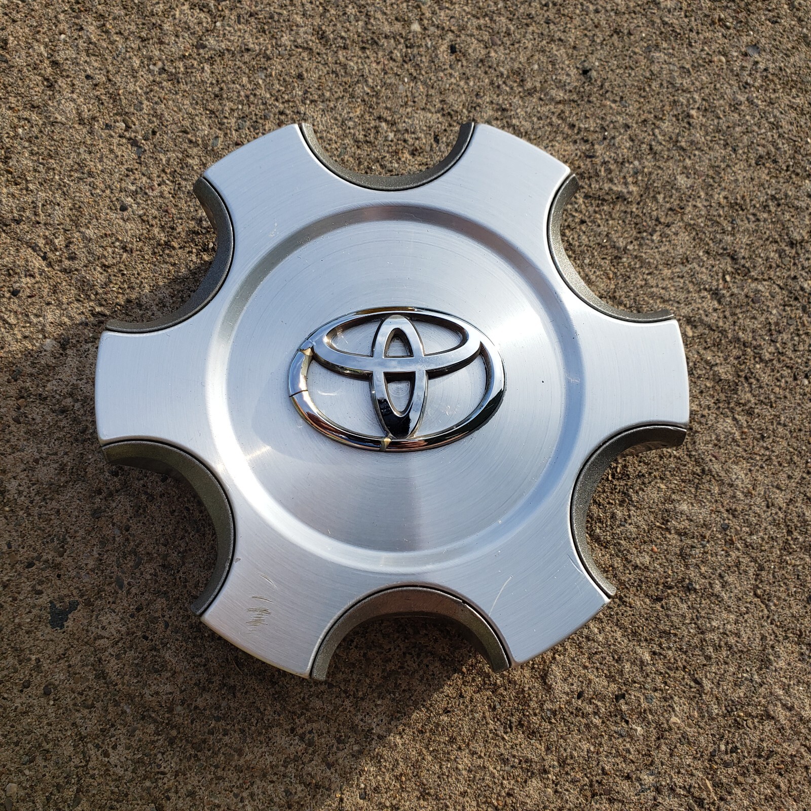 Toyota 4Runner Wheel Center Cap 10 11 12 2013 4260B-35010 17" Hubcap ...