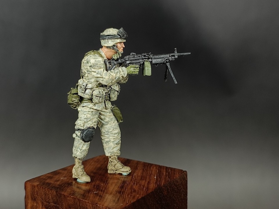 1/35 Built and Painted U.S Marine Combat Squad Team Soldier E Figure ...