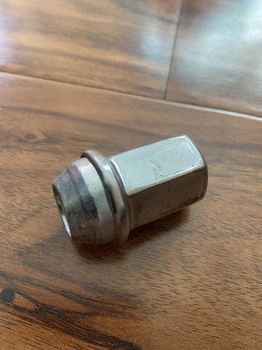 GM 22mm Lugnut 09596070 Tahoe Suburban Silverado Escalade Denali Used ...