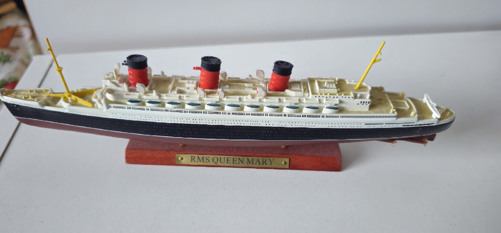 Model ship cruise ship RMS Queen Mary | eBay UK