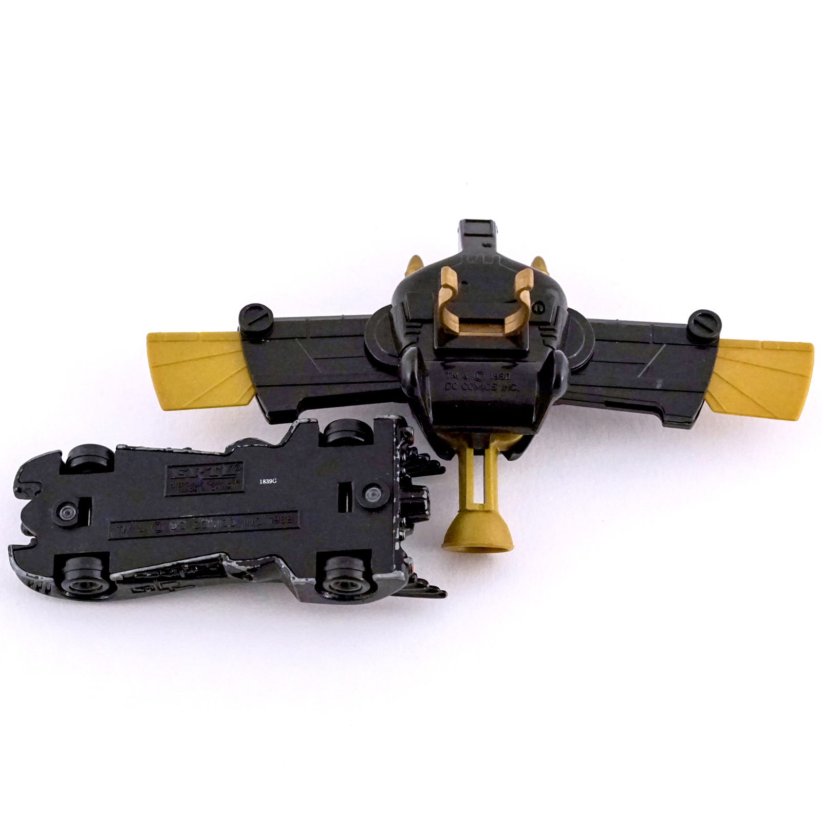 1989 Toybiz Batman Grappling Gun ERTL Batmobile 1990 Kenner Tec Shield ...