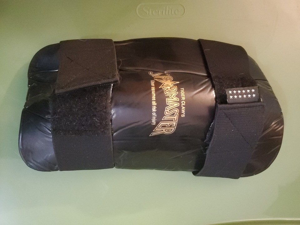 Tiger Claw Sparmaster Shin Guards Martial Arts Sparring Black Adult M ...