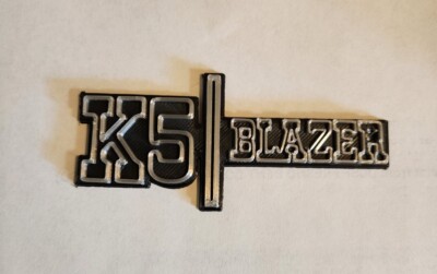 1973-1974 K5 Blazer Fender Emblem Keychain | Custom