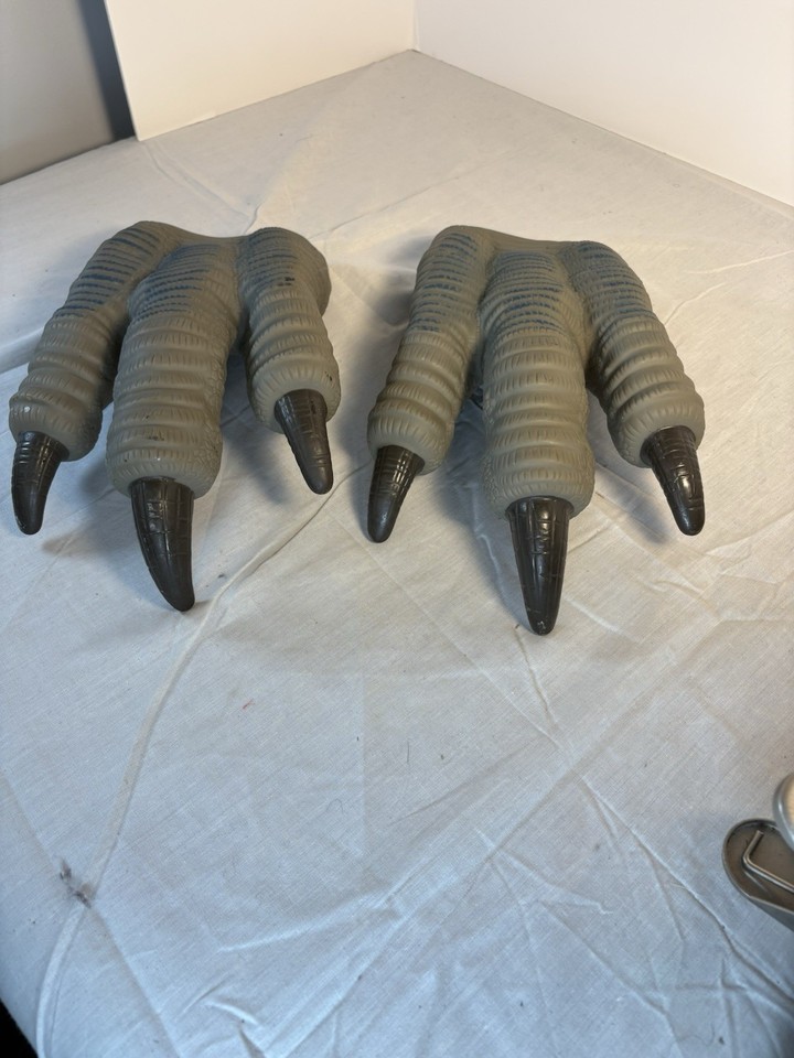 Jurassic World Park Velociraptor Blue Claws Dinosaur One-Size Gloves ...