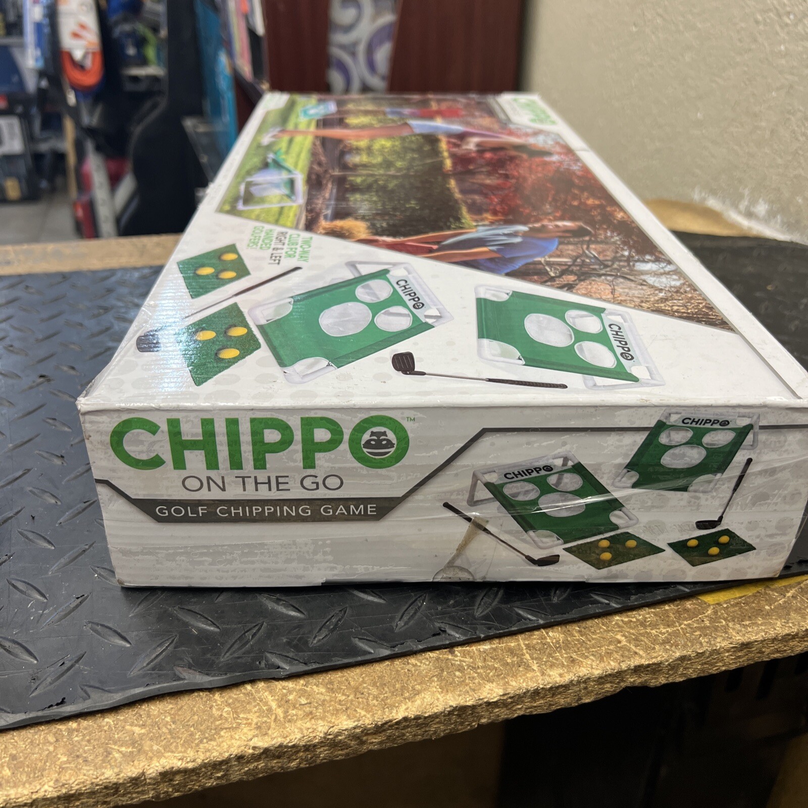 Chippo Golf Chipping Game On The Go (2) Targets (2) Clubs (2) Mats (6 ...