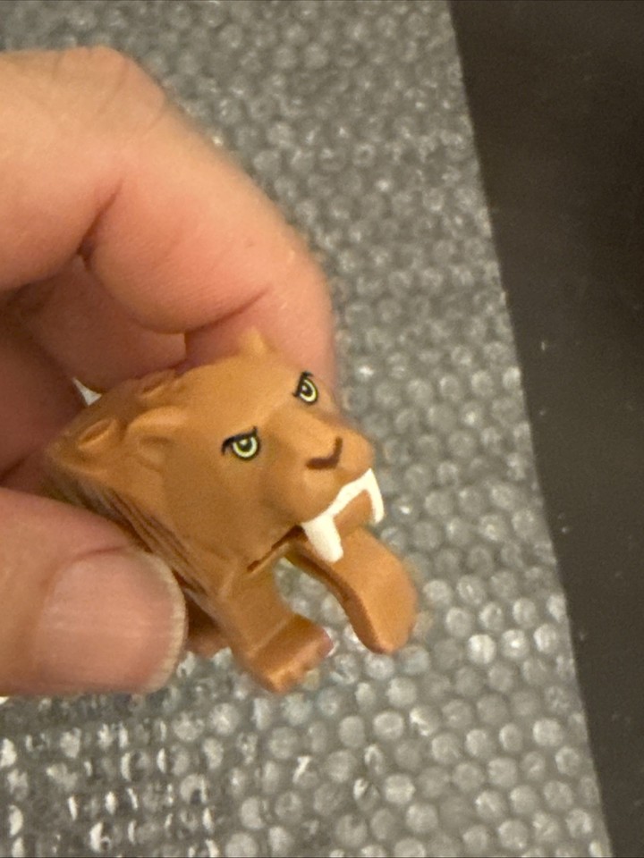 LEGO Sabre Tooth Tiger Authentic Minifigure City 60193 Arctic Saber ...