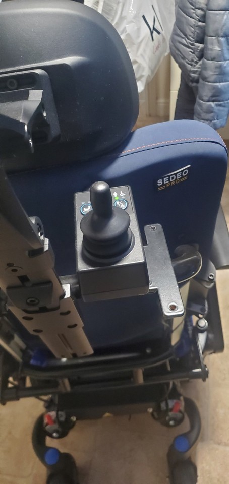 Sunrise Quickie Q300 Mini Electric Wheelchair 6mph . Dual control ...