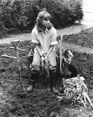Felicity Kendal Unsigned 10" x 8" Photo - Barbara Good - The Good Life ...