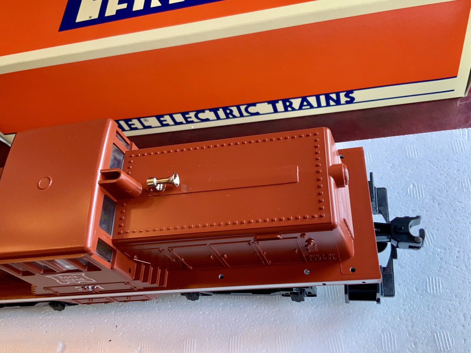LOOK--BRAND NEW!! Lionel 6-18907 Rock Island 44 Ton Switcher Engine O ...