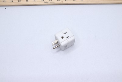 Leviton Triple Cube Grounding Adapter White 3-Wire 15A 125V R56-692-W ...