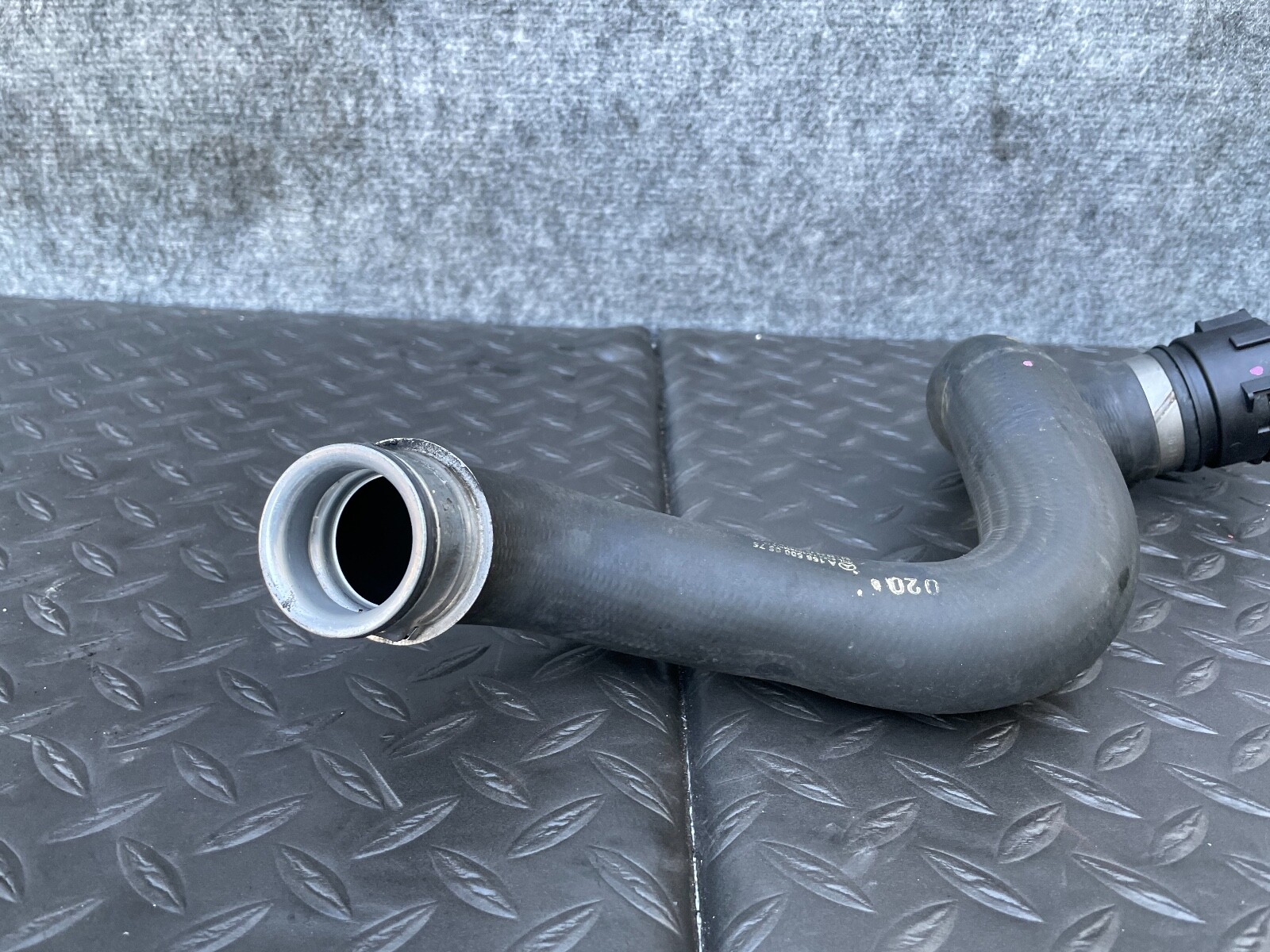 Mercedes-Benz Gl-class X166 LHD 350d Coolant Hose A1665000575 for sale ...