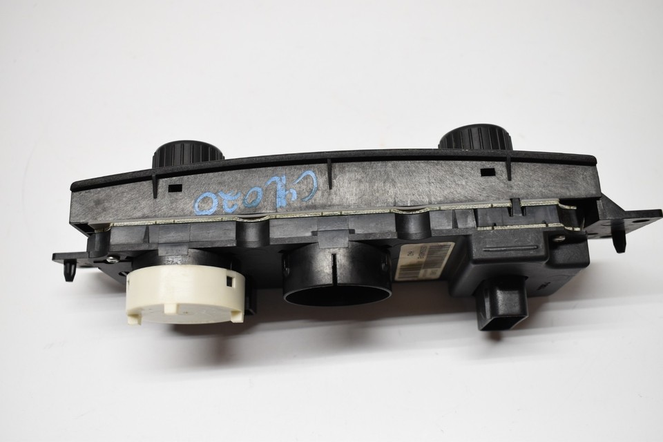 2005-2008 CHRYSLER PACIFICA TEMPERATURE HEATER A/C Control 5005460AB ...