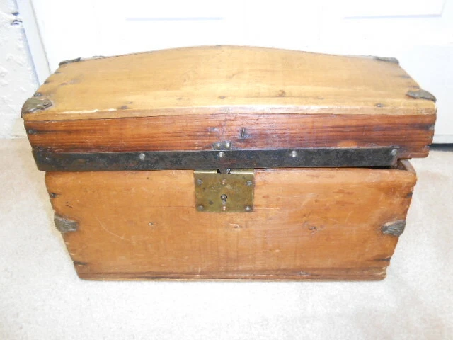 Wood Doll Trunk