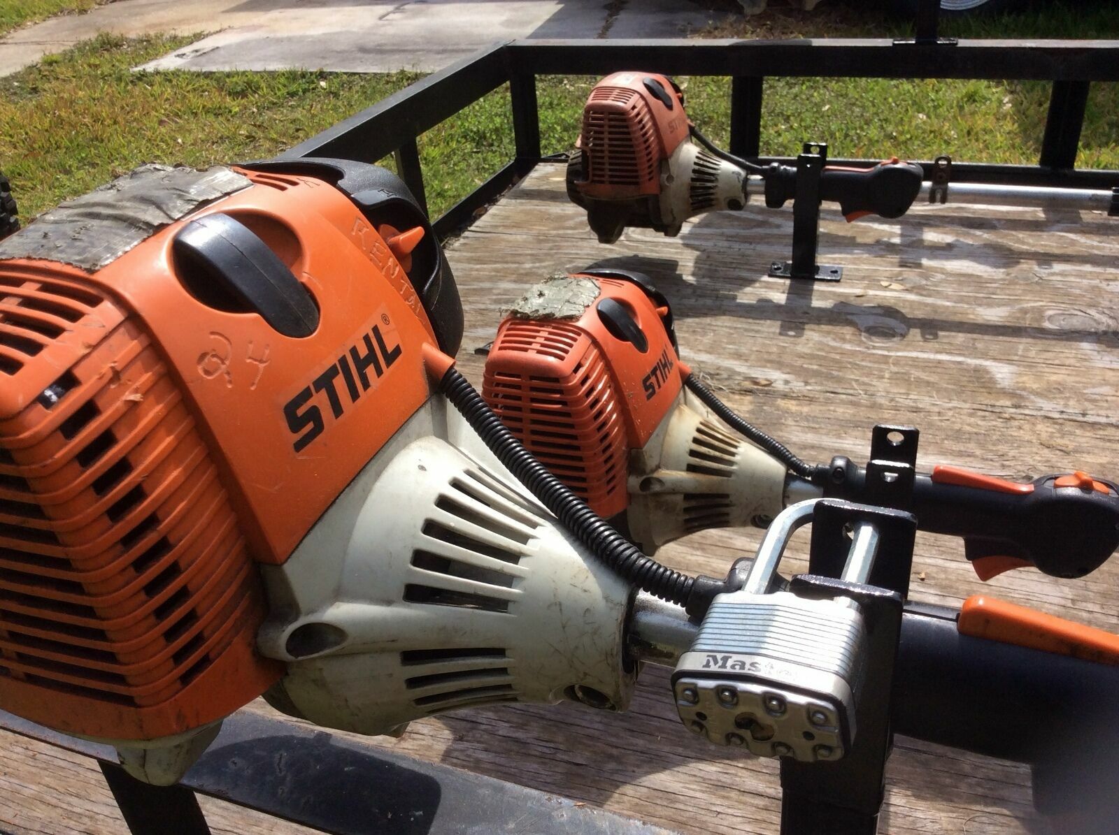 Lockable Weeder Trimmer Rack holder Carrier Mounts on Pickup/Trailer 1 ...