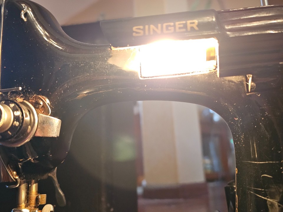 Vtg Singer 221-1 Featherweight Sewing Machine 1949 W/Case & Acc See ...