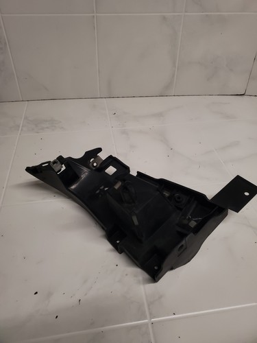 2014-18 Jeep Cherokee Front Left Driver Side Fender Mount Bracket OEM ...