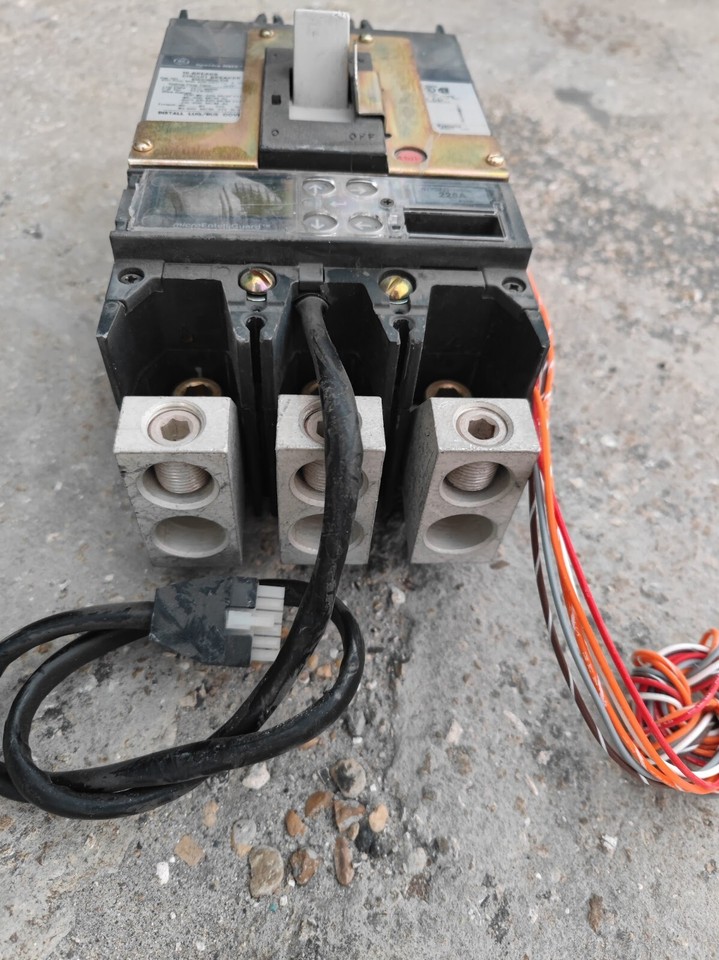 GE SPECTRA SGHC3604L3X6 3P Trip RMS 150A 600V LSI FRAME 400A CIR ...