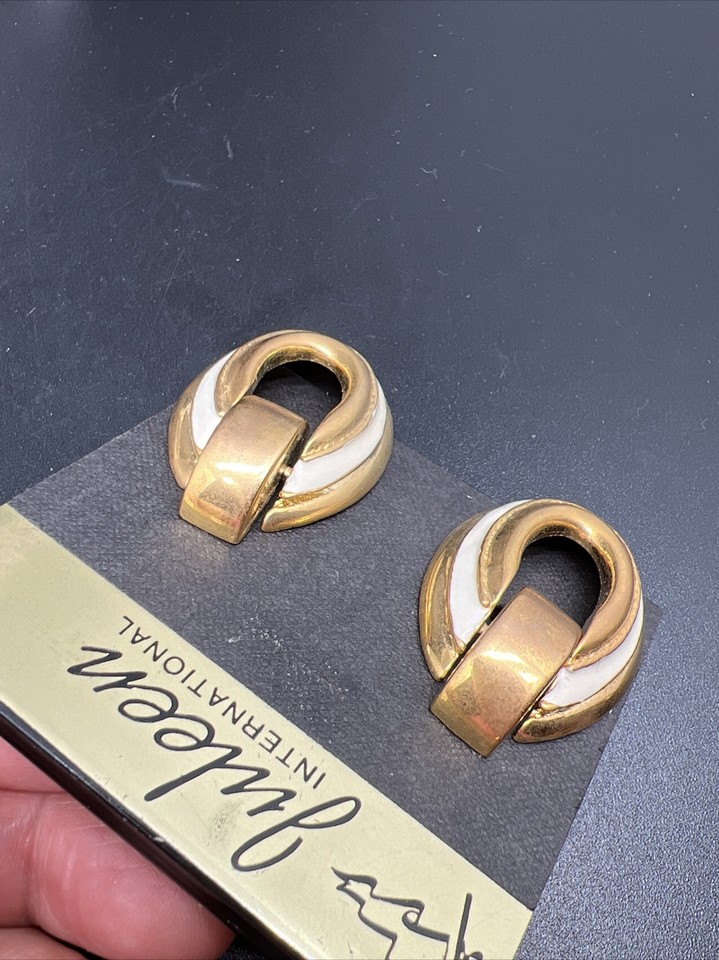 Vintage Goldtone White Enamel Clip Drop Earring on Orig Card (4476) | eBay