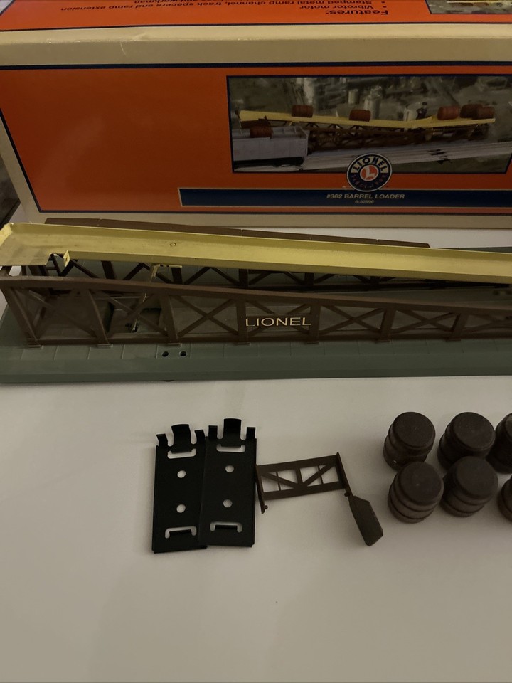 Lionel 6-32996 O Operating Barrel Loader - Comes W/ Everything Seen | eBay