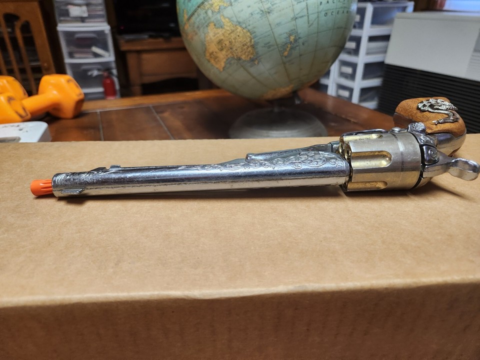 Vintage Hubley Colt 45 cap gun with Rattlesnake Wooden Grips | eBay