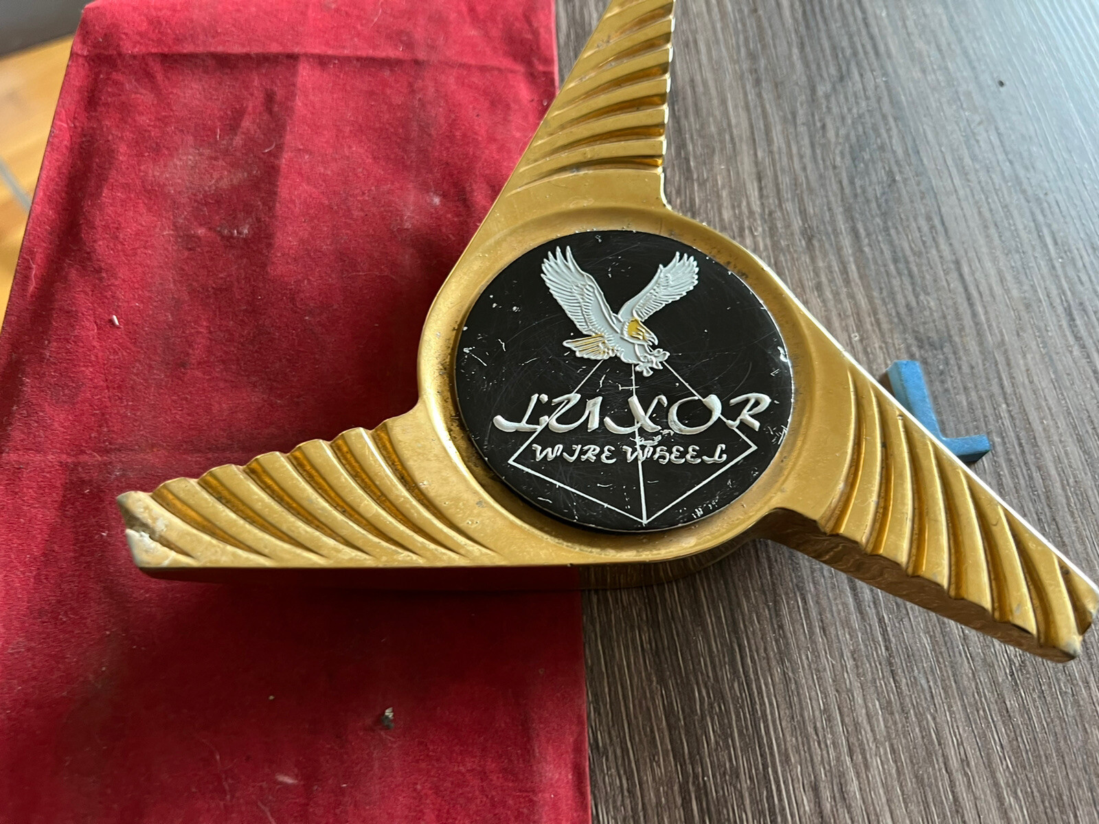 #L 1) Luxor GOLD BOLT ON WIRE WHEEL SPINNER THREE PRONG CENTER CAP | eBay