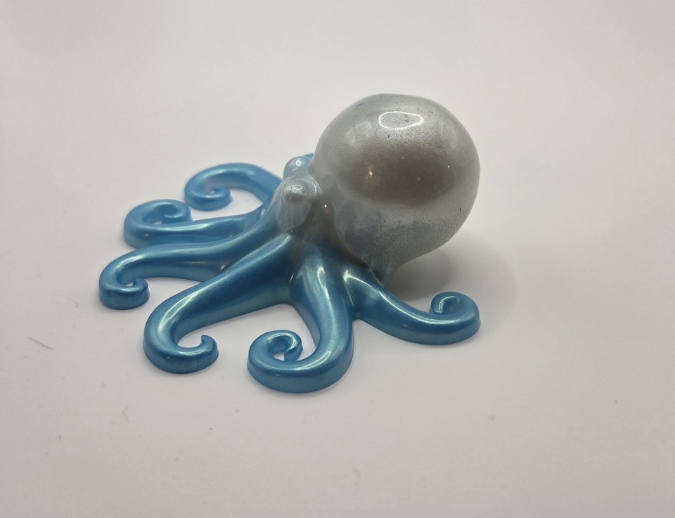 Pearl White And Blue Resin Octopus Figurine 45 mm High | eBay