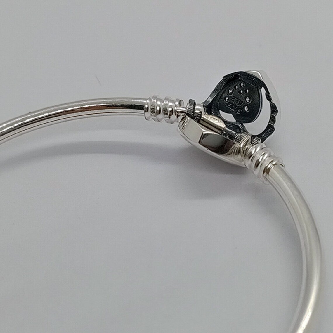 NEW PANDORA Entwined Infinite Hearts Clasp Bangle-591064C01 | eBay