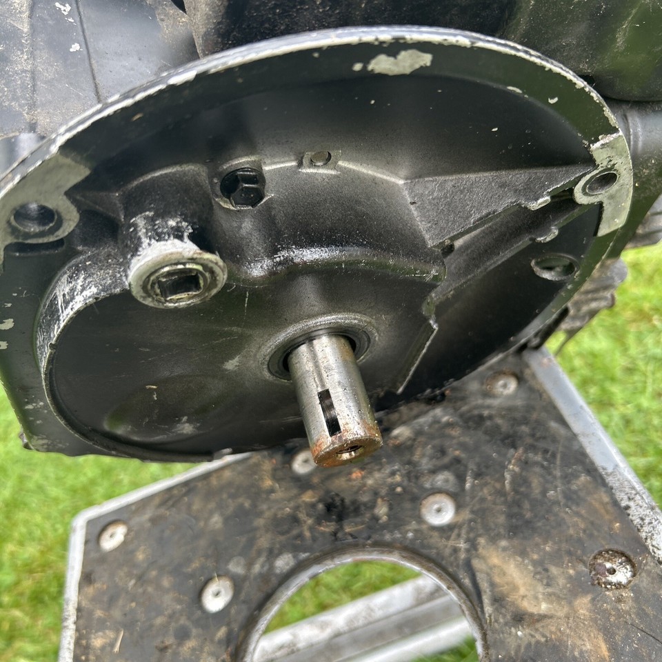 BRIGGS & STRATTON 10A902 0240 01 NON RUNNING ENGINE (TURNS OVER W ...