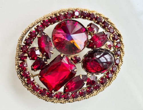 RUBY RED RHINESTONE VINTAGE OVAL FASHION BROOCH,PRONG SET,ANTIQUED ...
