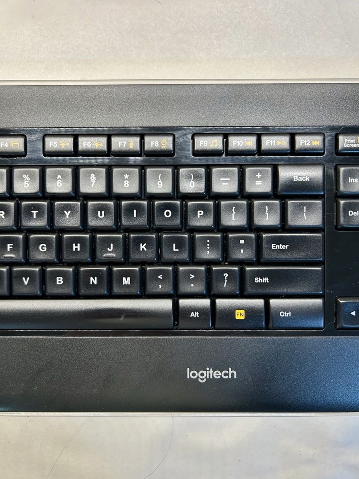 LOGITECH K800 Wireless Illuminated Keyboard Y-R0065~Works~NO Receiver ...