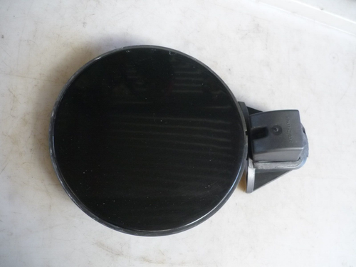 COMMODORE VY VZ SEDAN FUEL FILLER DOOR / FLAP 690F. | eBay Australia