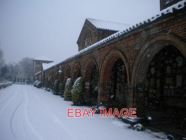 PHOTO ARCHES GOLDERS GREEN CREMATORIUM HOOP LANE NW11 2010 | eBay