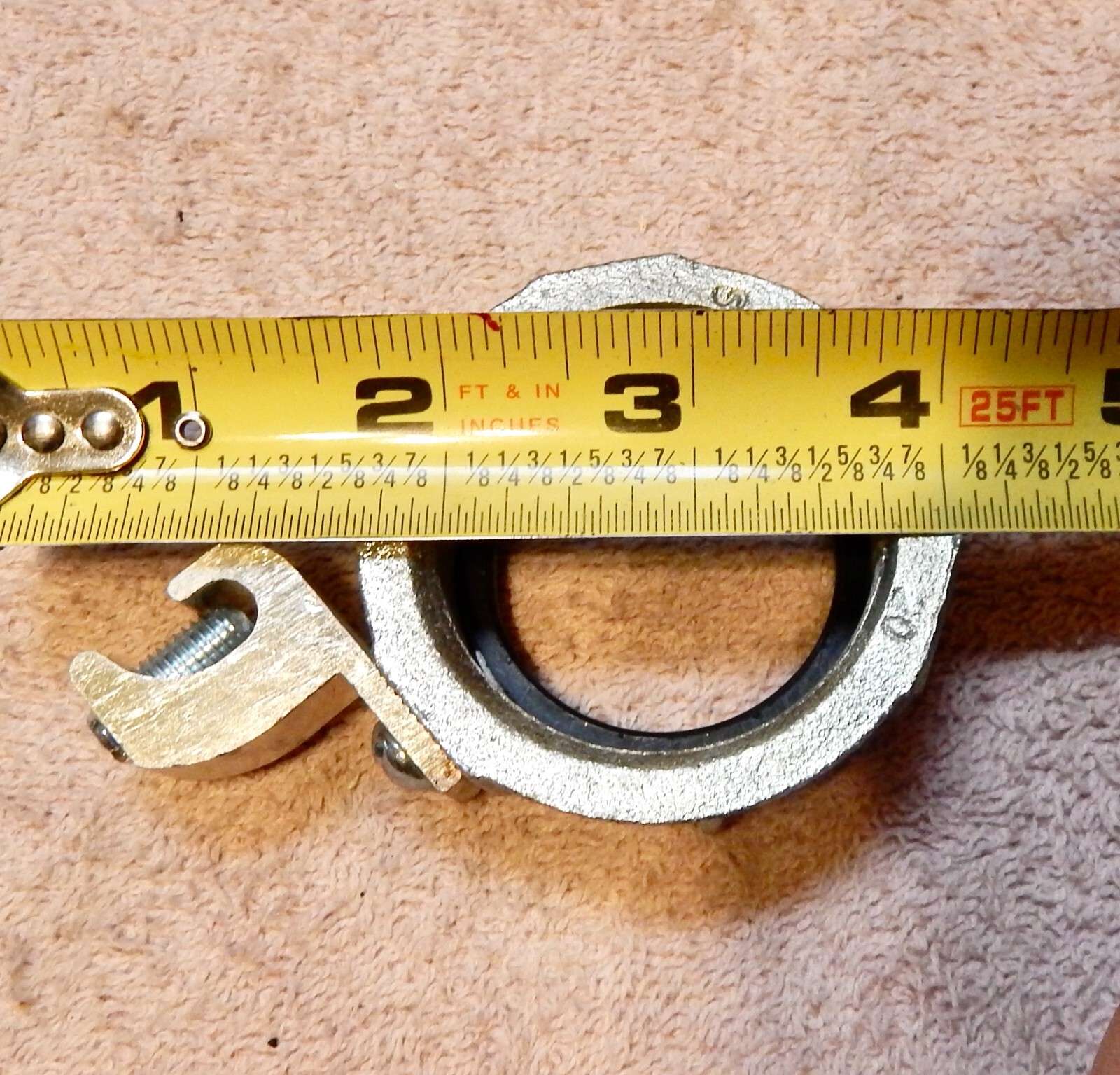 MIGHTY-RITE® Threadless Split Grounding Bushings, 40% OFF