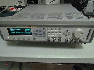HP / AGILENT 81110A with 81111A Output Module 165 MHz Pulse Signal ...