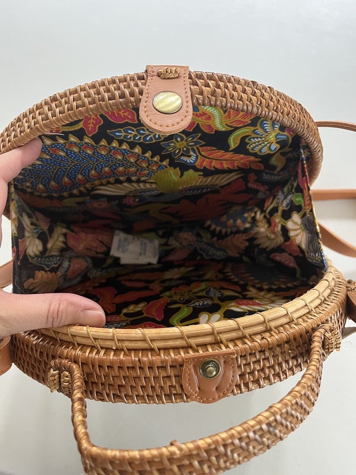 Collection Eighteen Womens Bamboo Circle Hand Crafted Shoulder Purse ...