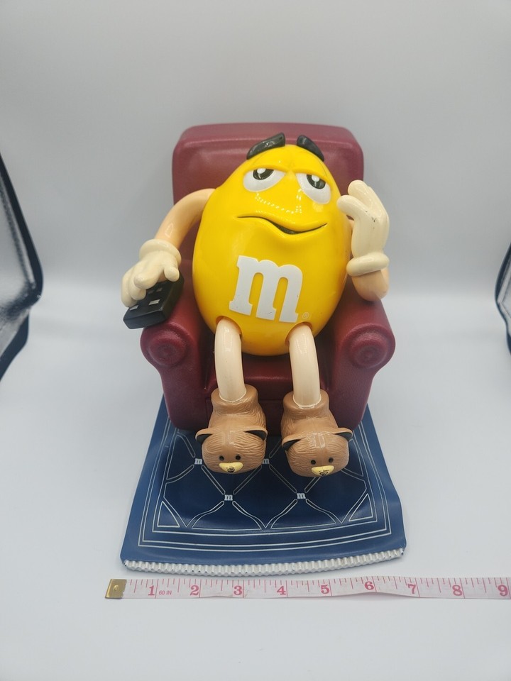 M&M'S CANDY DISPENSER RECLINER CHAIR YELLOW VINTAGE As Seen On TV Show ...