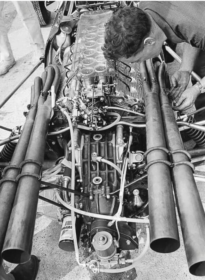 Ferrari Engine in 1967 Race Car w/Spoke Wheel Rims1:18SCALE CUSTOM ...