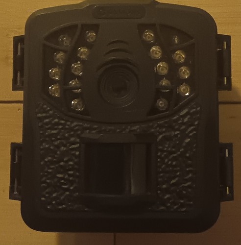 Simmons 12mp Trail Camera w/ Night Vision, Takes Stills & Movies ...