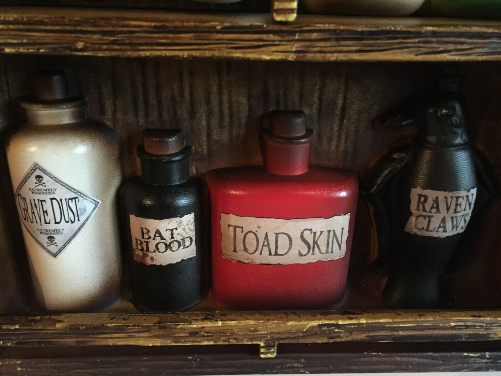 ANIMATED SKULL SPICE RACK INGREDIENTS POTION BOTTLES LIGHT UP PROP ...