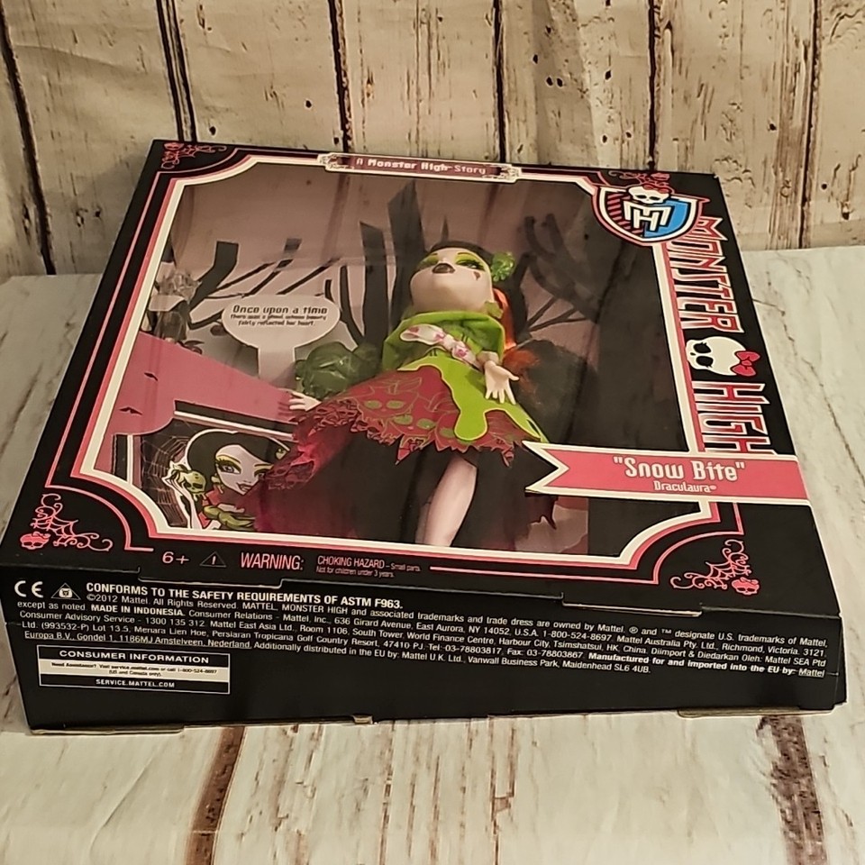 Monster High Doll Draculaura Snow Bite Scarily Ever After Mattel 2012 ...