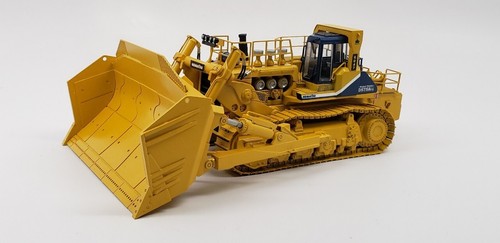 Komatsu D575A-2 SD Super Dozer - Blair BA - HiMoBo 1:50 Scale Model ...