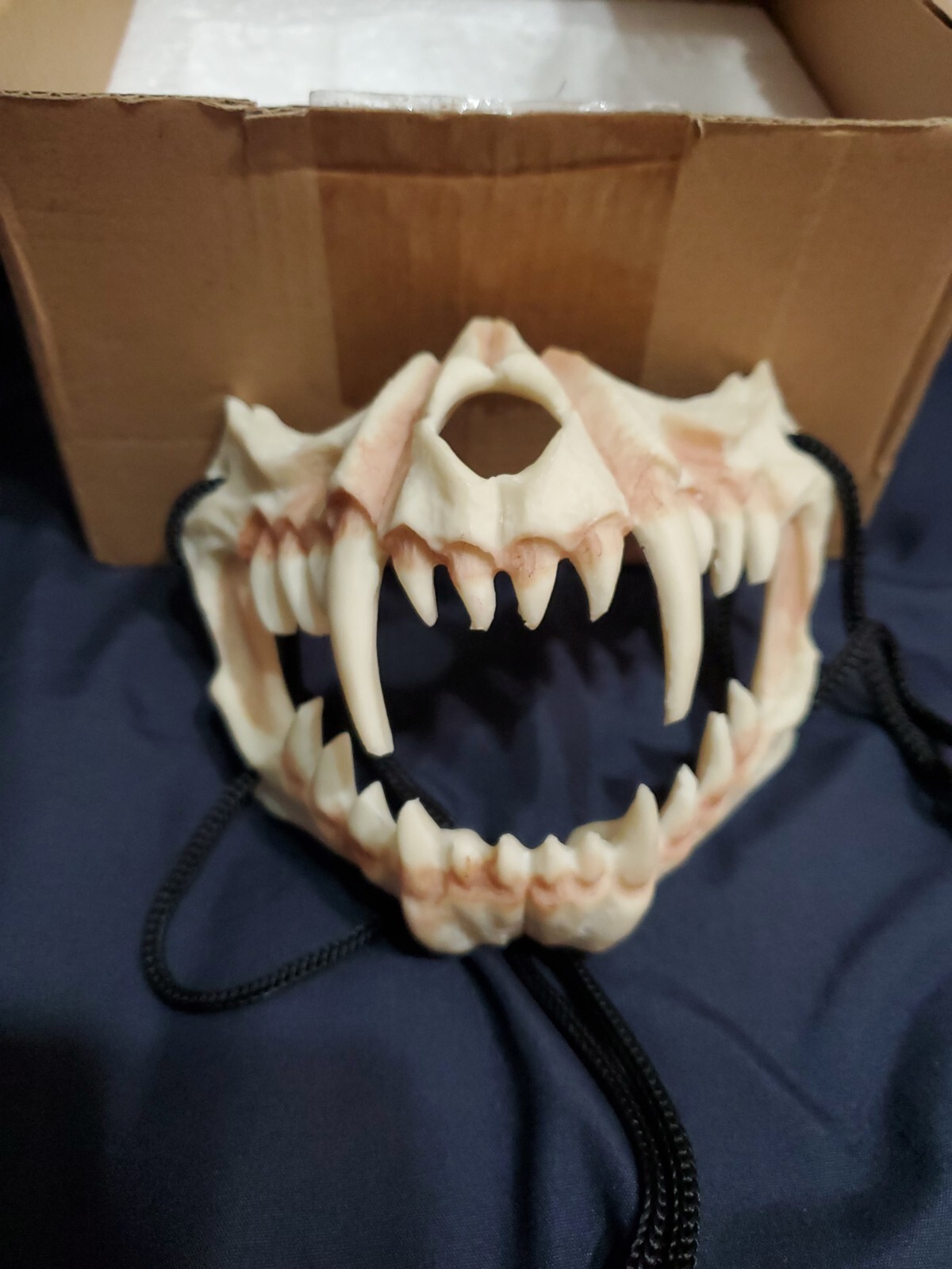 White Half Skull Teeth Jaw Creature Halloween Mask - Gem