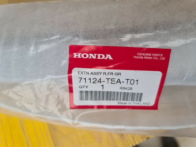 Genuine 2018-2020 Honda Civic FC Right Front Headlight Chrome Trim ...