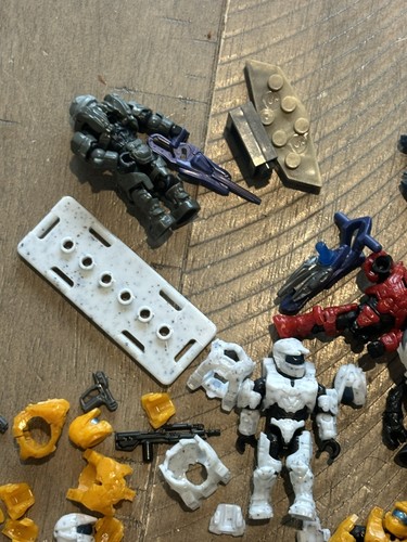 mega construx halo minifigures Lot Red Scorpion Master Chief Red Yellow ...