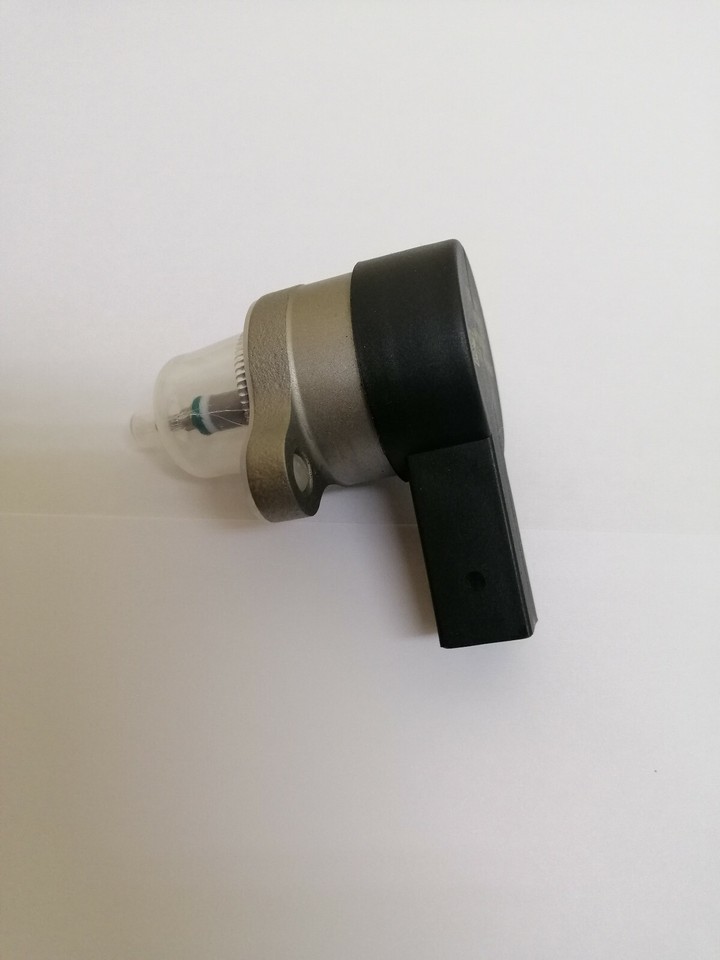New OEM Fuel Pressure Regulator Valve 0281002698 for Mercedes Cdi A ...