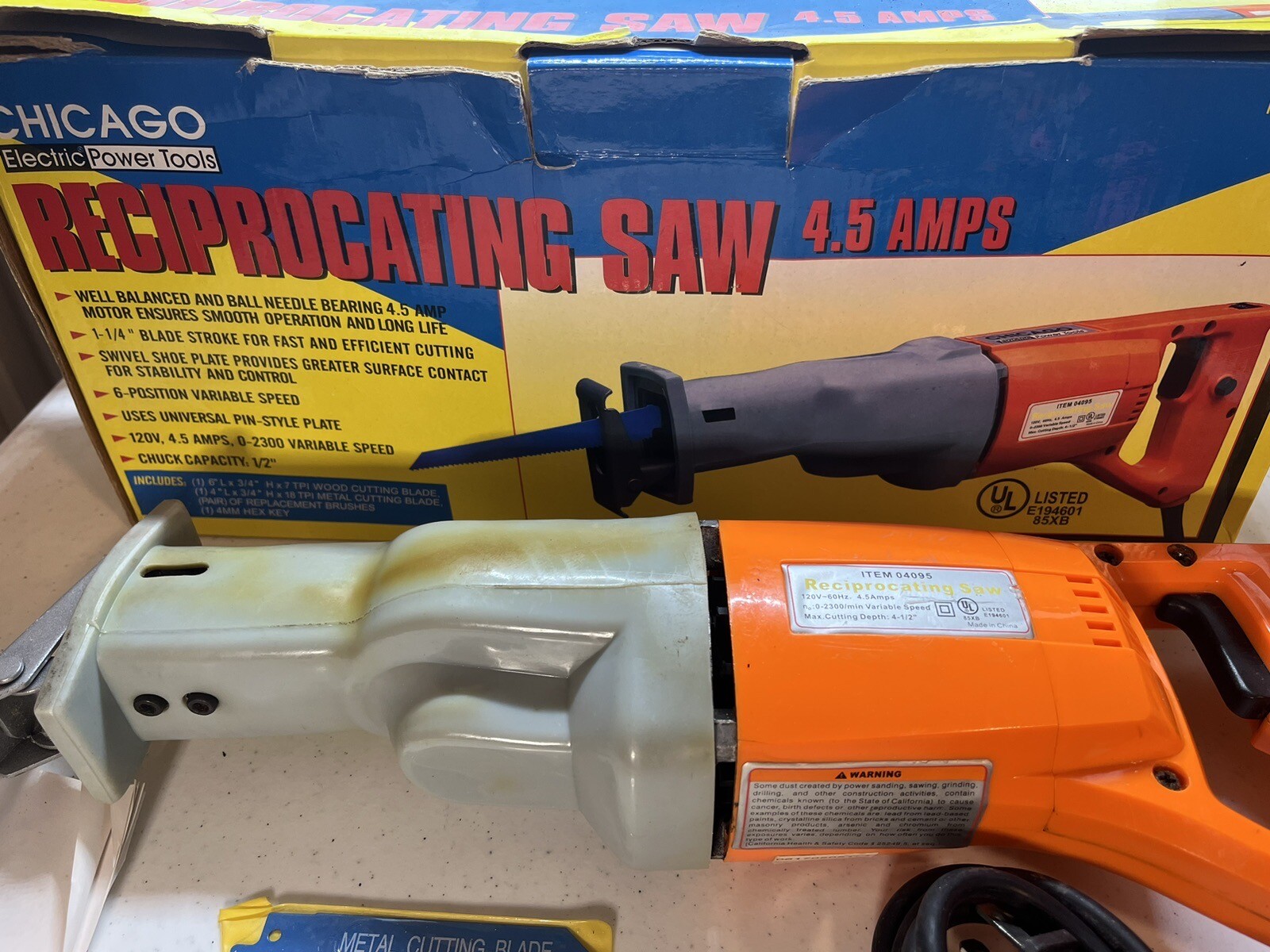 Chicago Electric Reciprocating Saw 4.5. Amp 120 volt Variable Speed ...