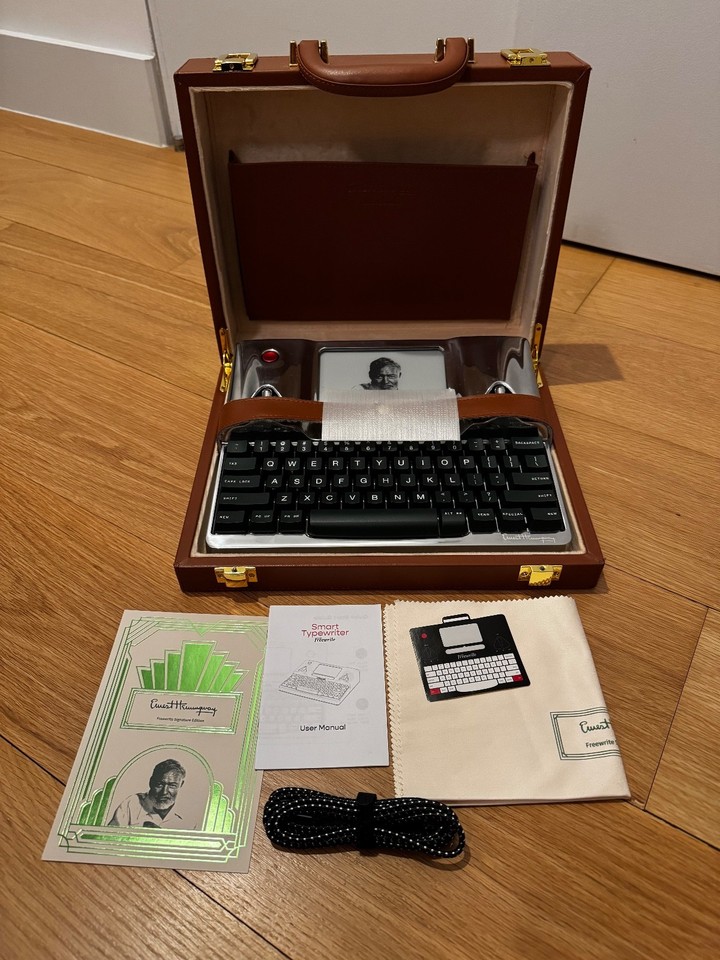Freewrite Hemingway / Hemingwrite Portable Smart Typewriter Excellent ...