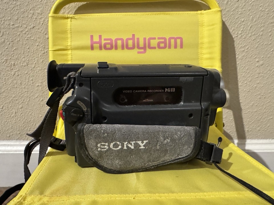 Sony Handycam CCD-TRV308 NTSC Hi8 Camcorder w/Nightshot TESTED WORKING ...